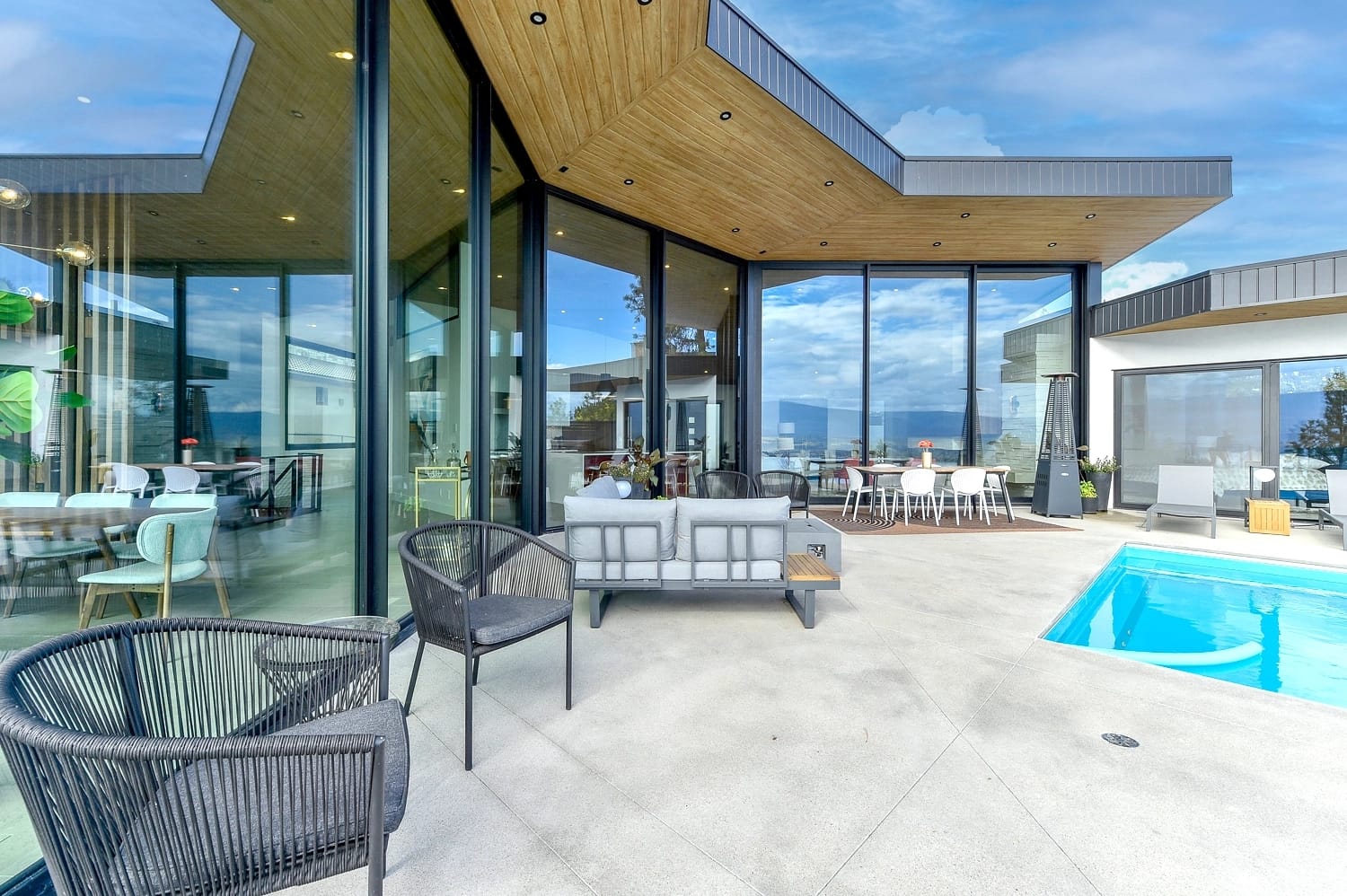 Luxury Windows Oakville - Big & Aluminum & European Windows